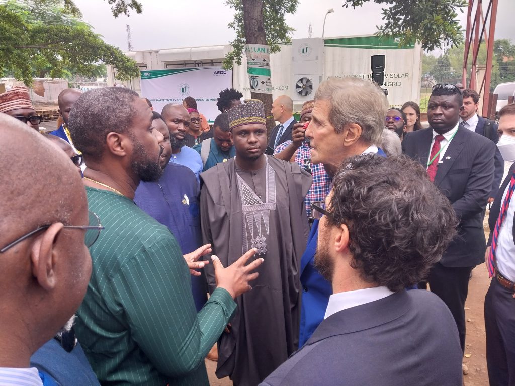 Senator John Kerry Inspects Wuse Market Solar Interconnected Mini-Grid ...